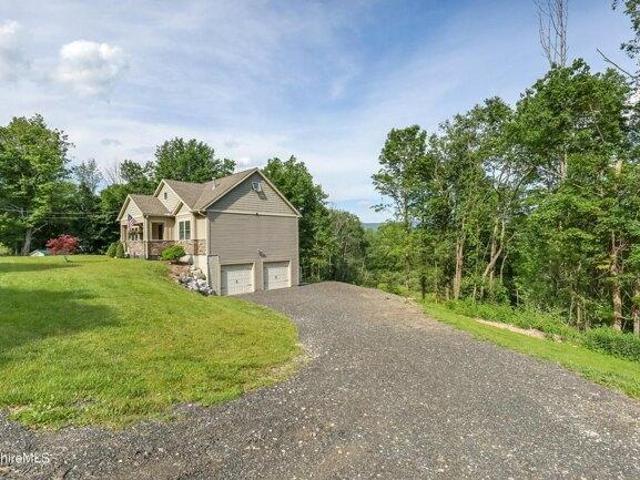 house with 3 bedroom, Adams MA ES103249939