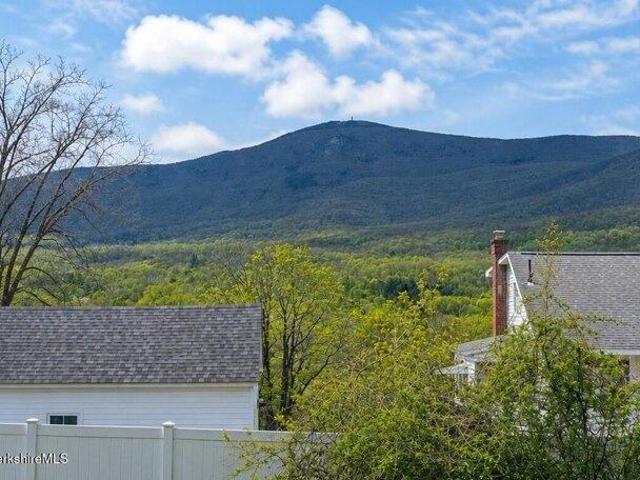 house with 3 bedroom, Adams MA ES103929983