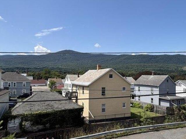 house with 3 bedroom, Adams MA ES105095920