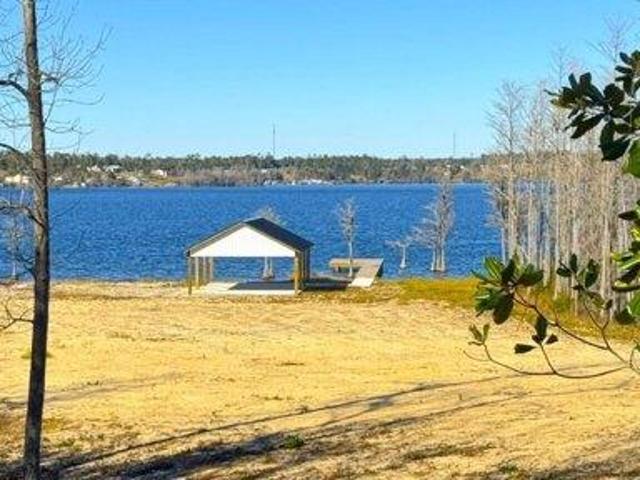 house with 3 bedroom, Alford FL DLS89450616