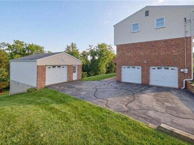 house with 3 bedroom, Aliquippa PA ES103621911
