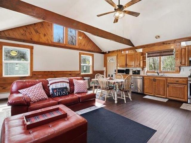 house with 3 bedroom, Alton NH DLS102824735