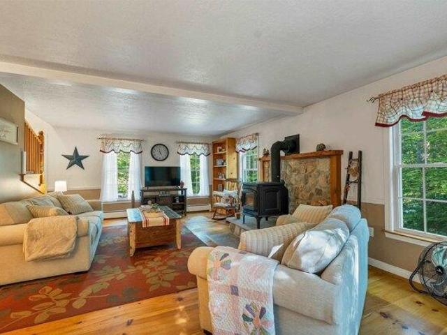 house with 3 bedroom, Alton NH ES104851757