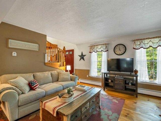 house with 3 bedroom, Alton NH ES105126668