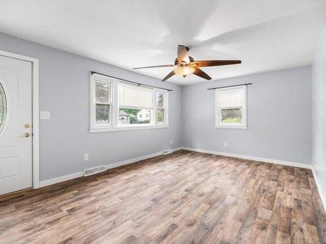 house with 3 bedroom, Amesbury MA ES104570549