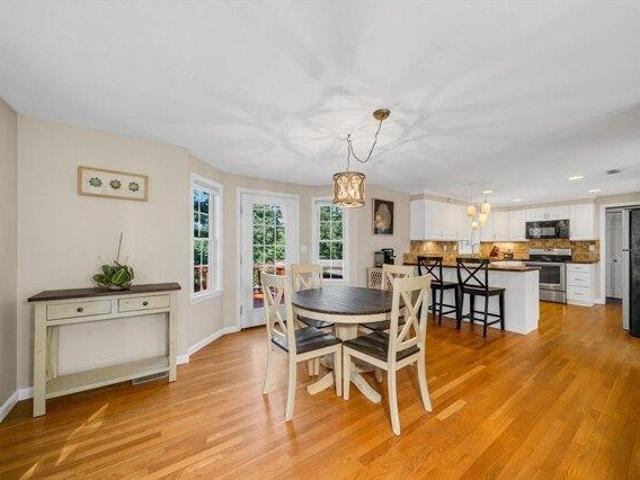 house with 3 bedroom, Amesbury MA ES104853046