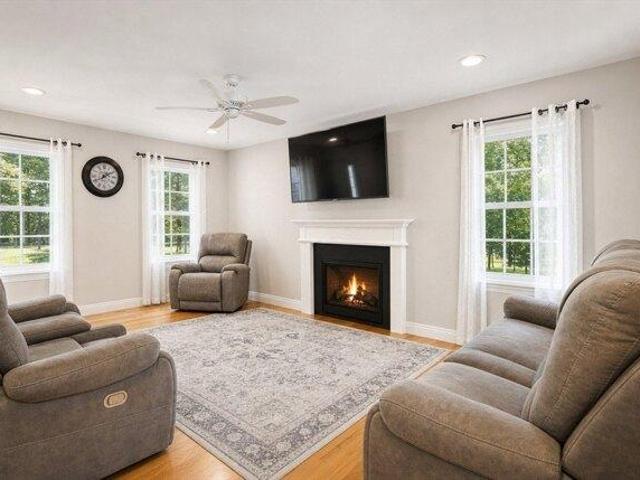 house with 3 bedroom, Amesbury MA ES105061662