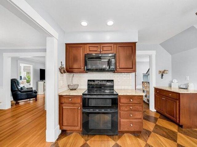 house with 3 bedroom, Amesbury MA ES105061822