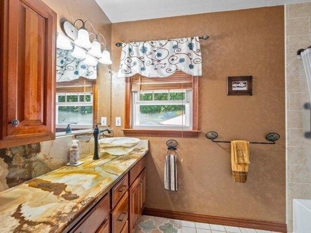 house with 3 bedroom, Amesbury MA ES105093597