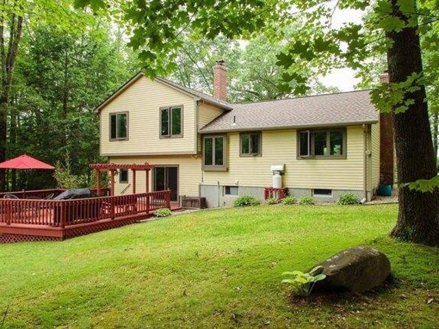 house with 3 bedroom, Amherst MA ES105060800