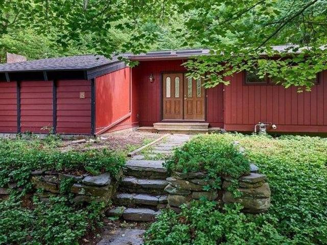 house with 3 bedroom, Amherst MA ES105080937