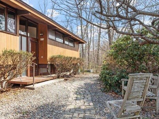 house with 3 bedroom, Andover MA DLS102709417