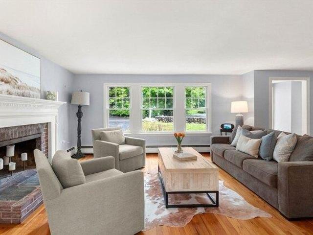 house with 3 bedroom, Andover MA ES104297907