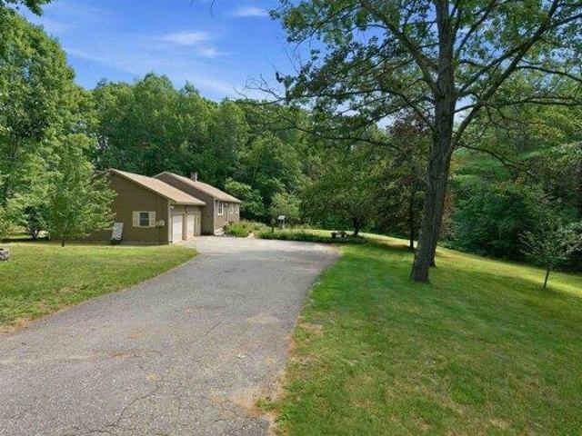 house with 3 bedroom, Andover NH ES105113339