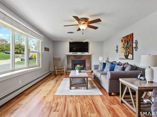 house with 3 bedroom, Ansonia CT DLS101799851