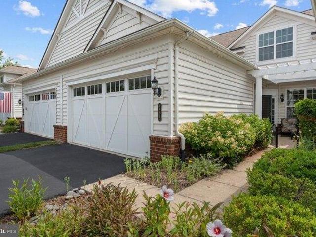 house with 3 bedroom, Ashburn VA ES104909339
