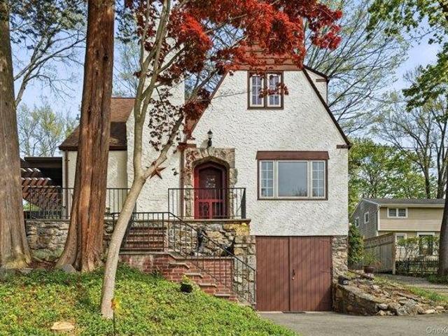 house with 3 bedroom, Ardsley NY DLS101800757