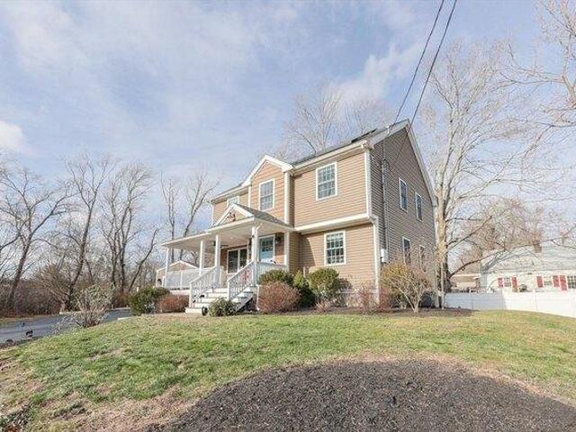 house with 3 bedroom, Attleboro MA DLS102634066
