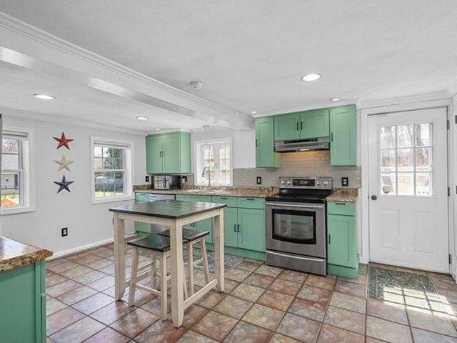 house with 3 bedroom, Attleboro MA DLS102826208