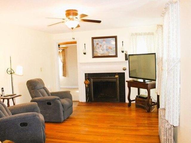 house with 3 bedroom, Attleboro MA DLS102823705