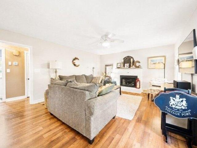 house with 3 bedroom, Attleboro MA DLS103127371