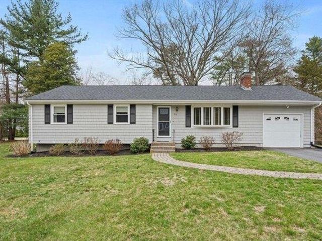 house with 3 bedroom, Attleboro MA DS102410739
