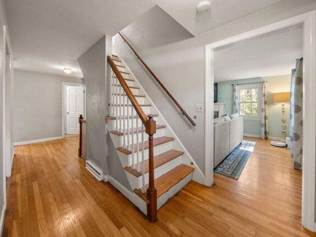 house with 3 bedroom, Attleboro MA DS102530110