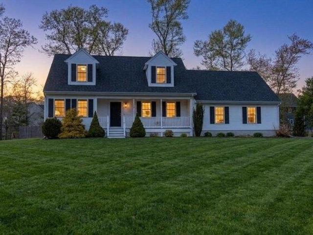 house with 3 bedroom, Attleboro MA DS102371445