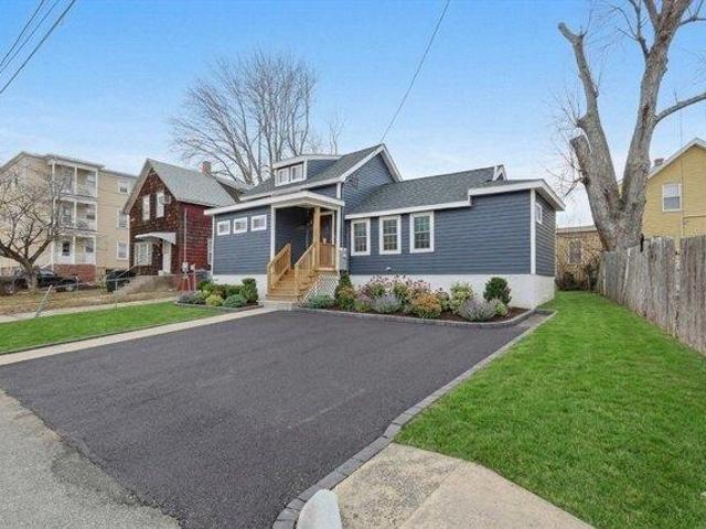 house with 3 bedroom, Attleboro MA DS102372770
