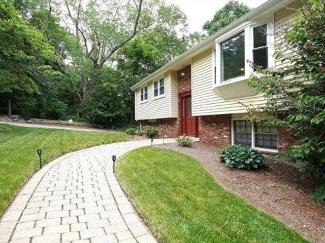 house with 3 bedroom, Attleboro MA DS103494729