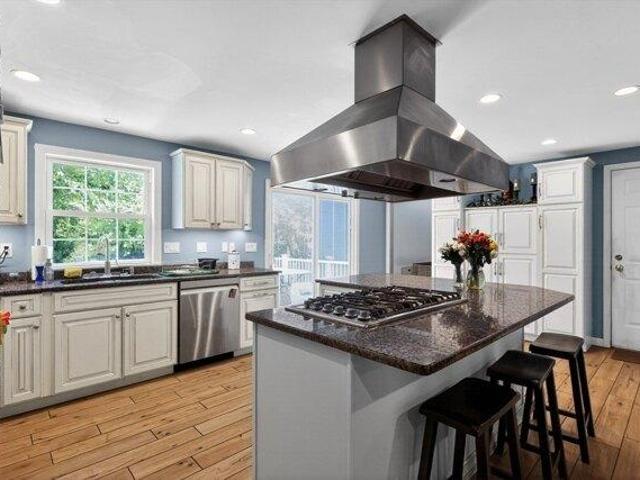 house with 3 bedroom, Attleboro MA DS103851467