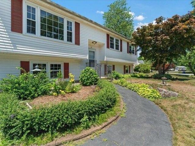 house with 3 bedroom, Attleboro MA DS104445911
