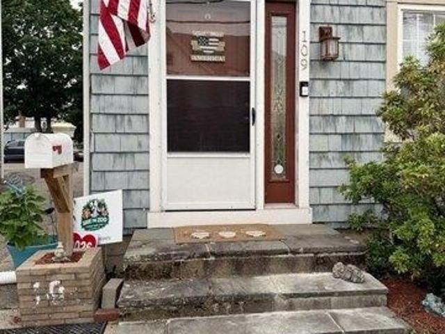 house with 3 bedroom, Attleboro MA DS104446070