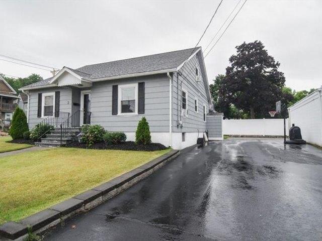 house with 3 bedroom, Attleboro MA DS104232997
