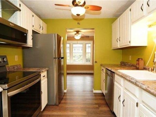 house with 3 bedroom, Attleboro MA ES103432414
