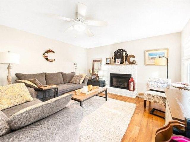 house with 3 bedroom, Attleboro MA ES103433033