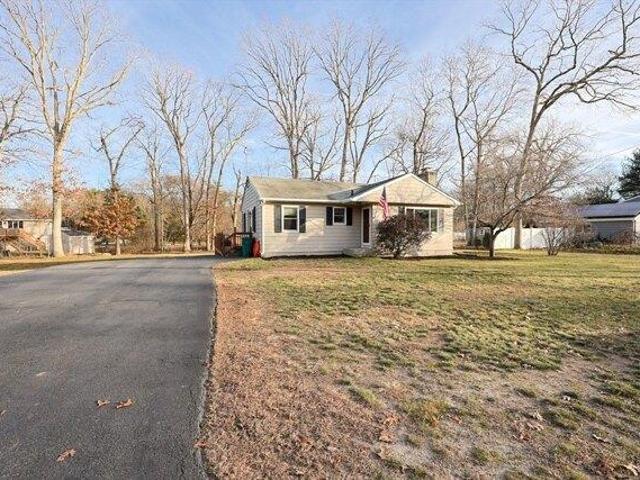 house with 3 bedroom, Attleboro MA ES103099945
