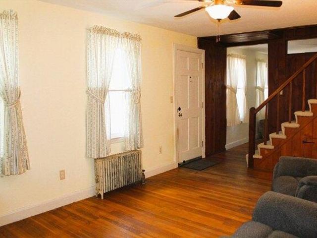 house with 3 bedroom, Attleboro MA ES103099108