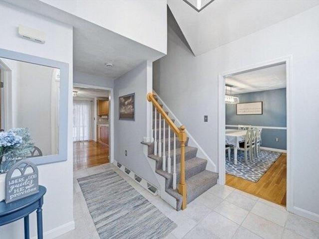 house with 3 bedroom, Attleboro MA ES103099161
