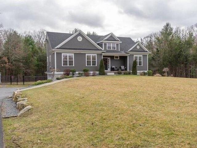 house with 3 bedroom, Attleboro MA ES103187077