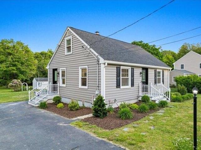 house with 3 bedroom, Attleboro MA ES103223210