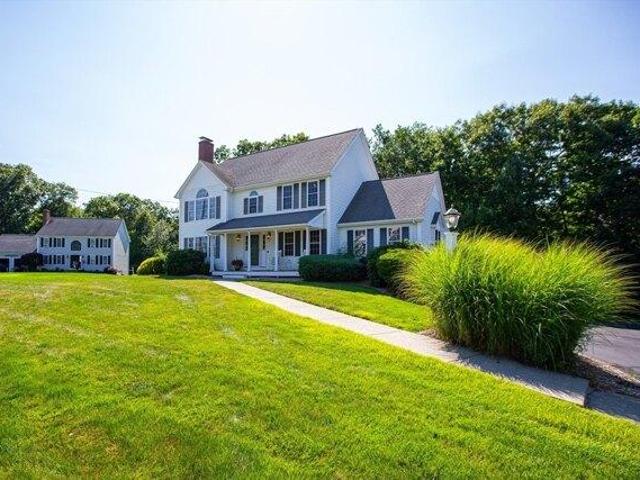 house with 3 bedroom, Attleboro MA ES104570167