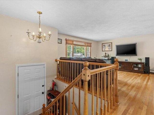 house with 3 bedroom, Attleboro MA ES104848523