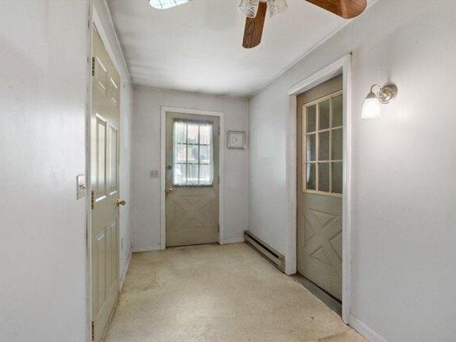 house with 3 bedroom, Attleboro MA ES104869829