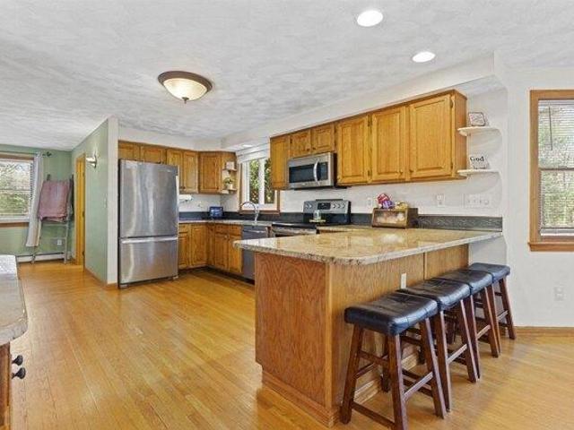 house with 3 bedroom, Attleboro MA ES104869386