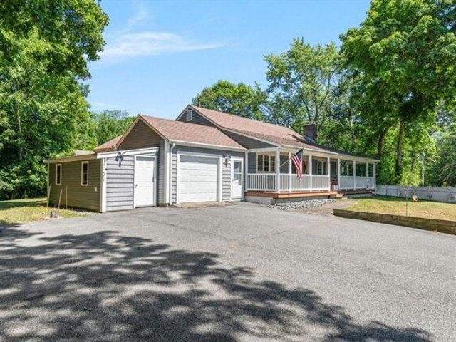 house with 3 bedroom, Attleboro MA ES104870257