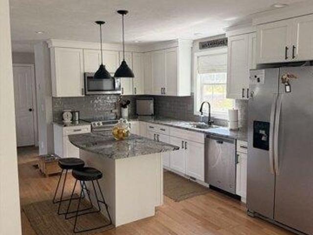 house with 3 bedroom, Attleboro MA ES104192630