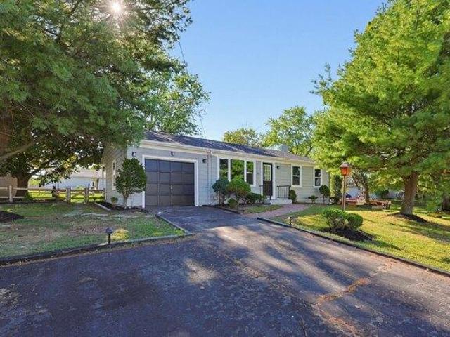 house with 3 bedroom, Attleboro MA ES105610667