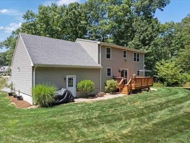 house with 3 bedroom, Attleboro MA ES105191526