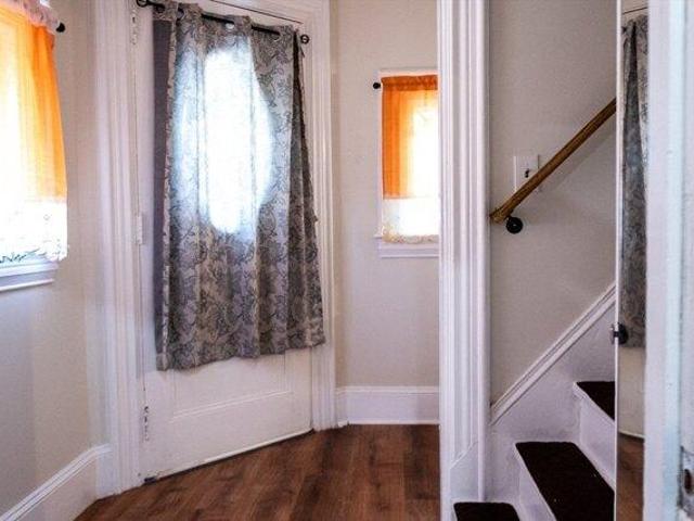 house with 3 bedroom, Attleboro MA ES105204157